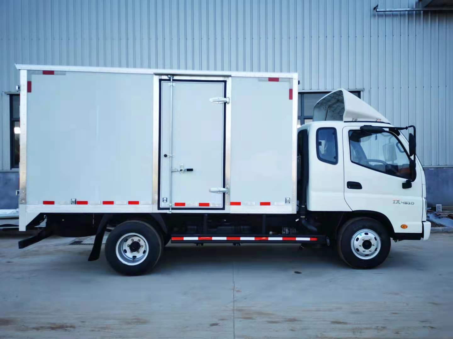 FOTON 3TONS BOX TRUCK 2237CC GASOLINE ENGINE 3.8M LONGER BODY